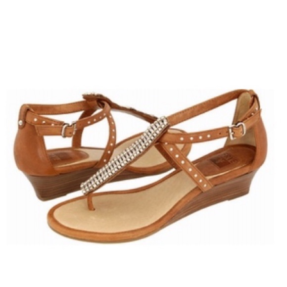 Frye | Shoes | Frye Penny Beaded Tstrap Thong Leather Sandals 85 | Poshmark